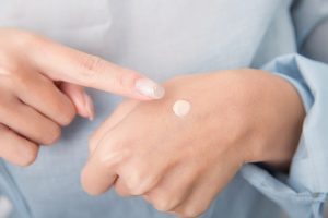 大人っぽく見られがちな面長顔が若見えするベースメイクって？ | arweb（アールウェブ）